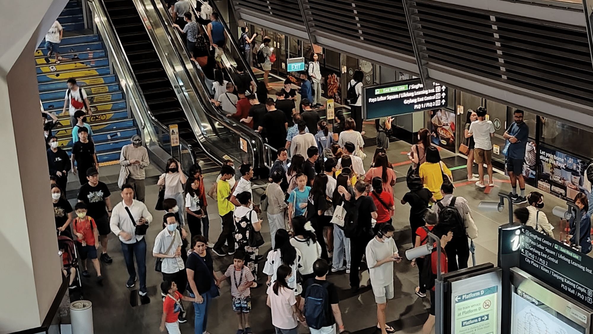 Commuters face delays on Circle Line due to signalling system fault on Good Friday - The Online ...