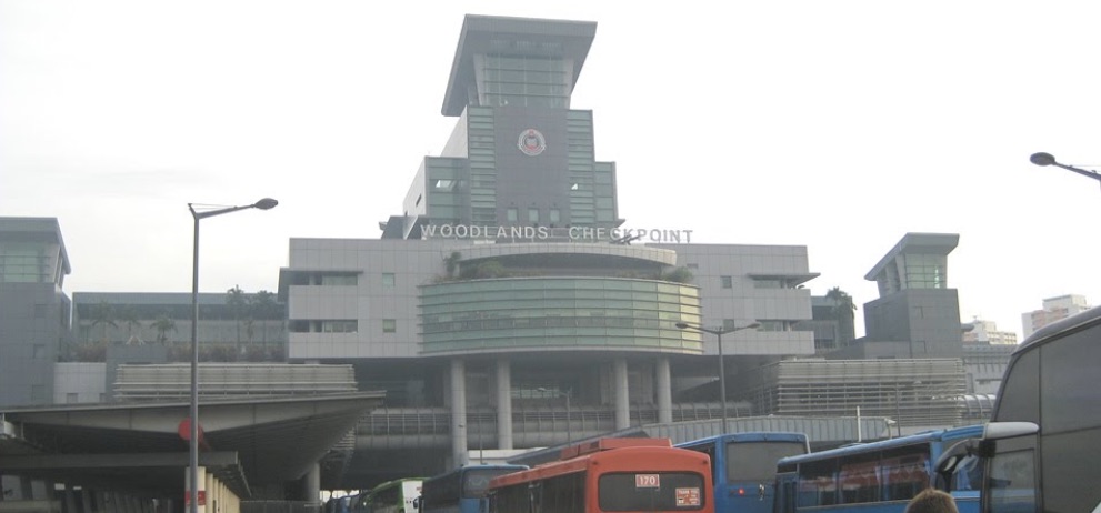 Lack of open counters at Tuas and Woodlands checkpoints causes massive ...