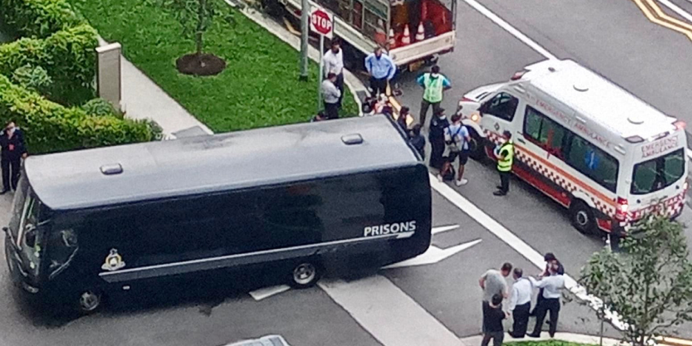 Accident caused by court prison bus that went against road direction ...