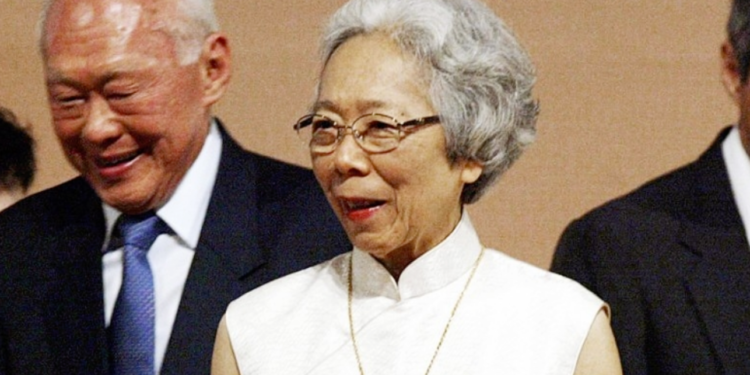 Why prosecute Lee Suet Fern for helping with LKY's will when nothing ...